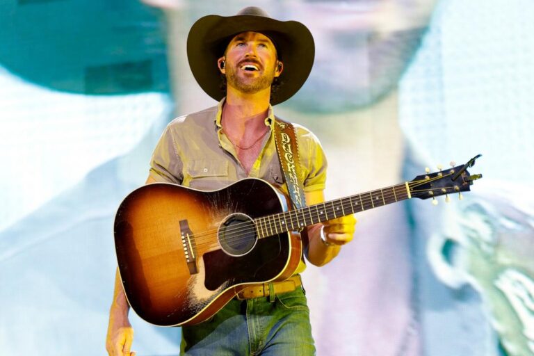 Riley Green Navigates Nashville Rivalry with Clever Lyric Change After ...